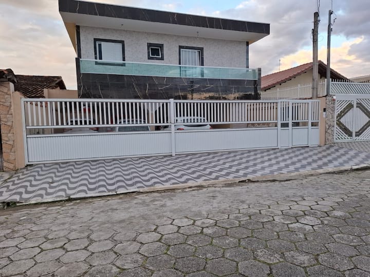 Casa Próximo A Praia Em Condomínio - Praia Grande