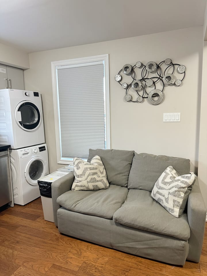 Cozy 2-bedroom Unit By Beach - Cobourg