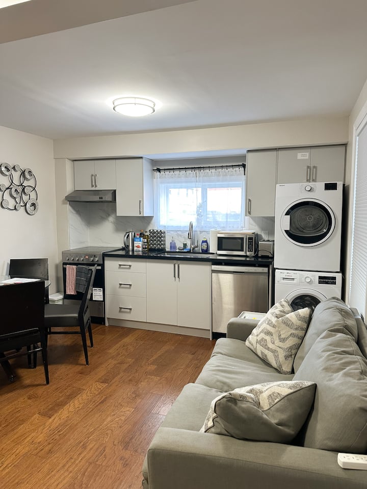 Cozy 2-bedroom Unit By Beach - Cobourg