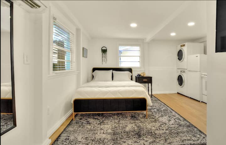 Fully Equipped Studio For Long Or Short Term Stay - Lakeland, FL