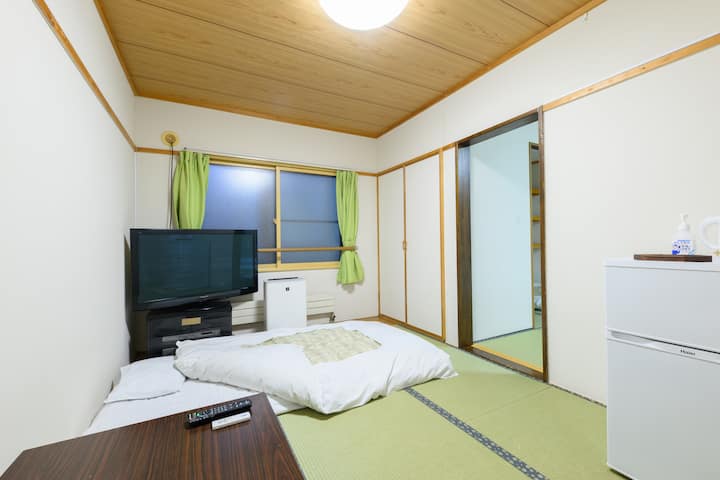 Jr桑園駅徒歩5分!札幌駅も徒歩圏内!roomnumber201
らいらっく 懐かしい民宿ホテル - 삿포로시