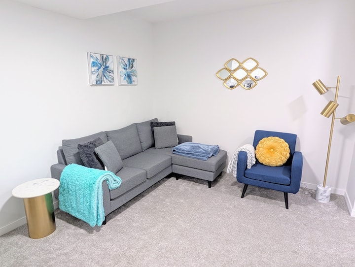 Cozy 2br Suite | Near Ctrain & Spruce Meadows - Calgary