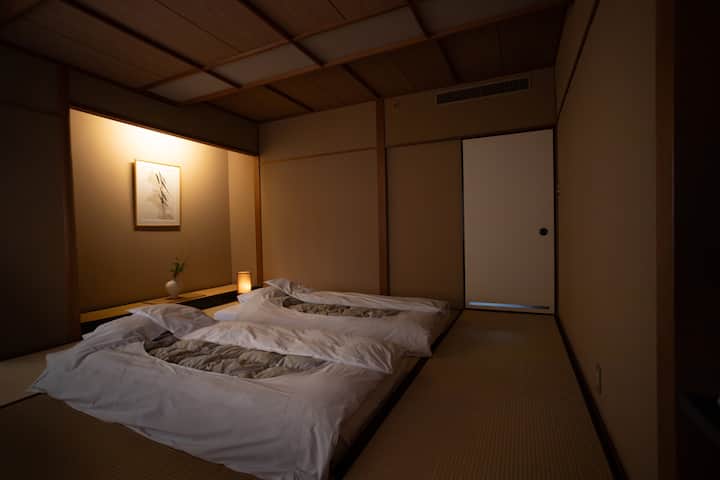【No Meals】a Hotel Like A Museum/enjoy Onsen/4ppl - Kobe
