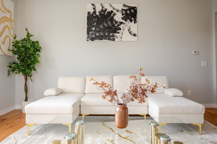 3br Prime Luxury Near Nyc | Arcade Room - The Bronx, NY