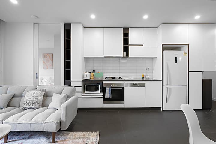 Heart Of South Yarra Two Bedroom With Car Park - St Kilda