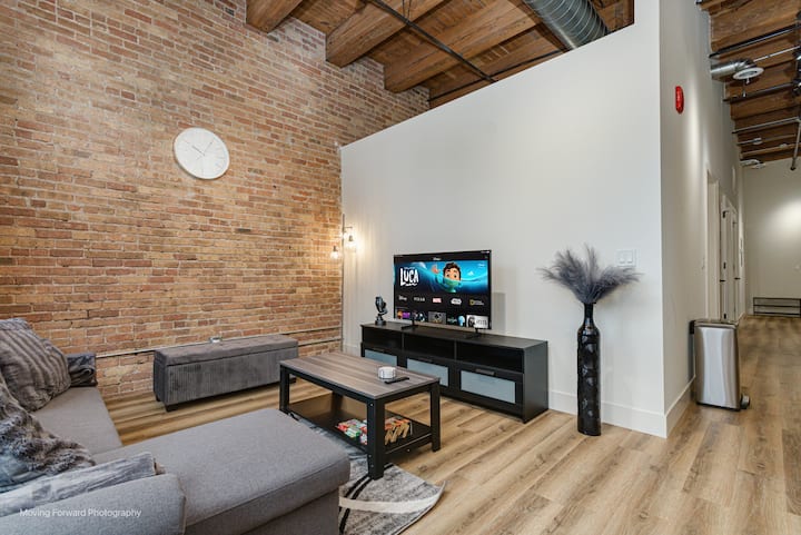 River North | Rooftop With In & Out Parking | 5 - Chicago, IL
