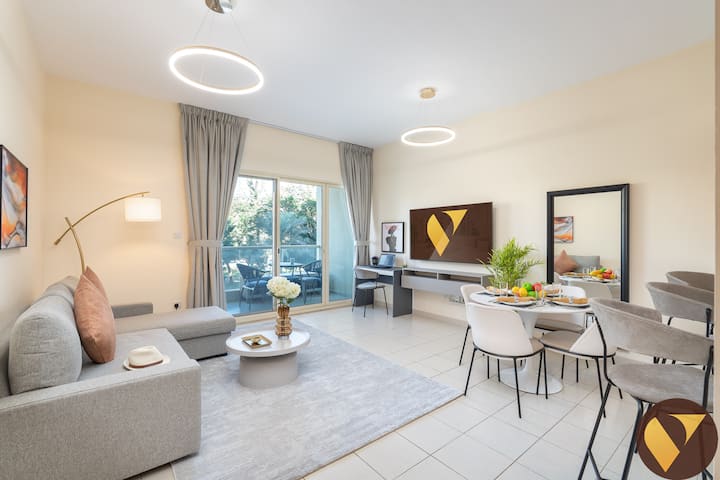 Vogue | Al Dhafrah 2 Greens Near Mall Of Emirates - Dubai