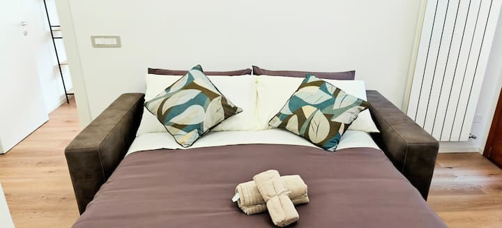 Carlotta's Place - Bright New Flat & Free Parking! - Venice