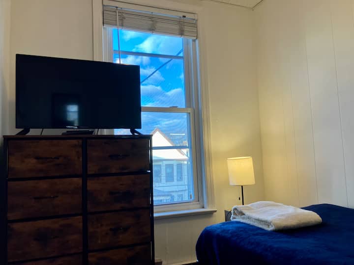 Tiny Cozy Room - By Path Train - 20 Minutes To Nyc - Jersey City, NJ