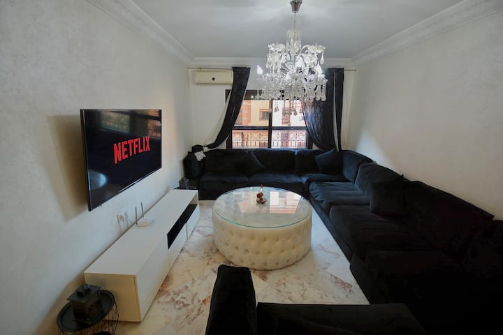 Modern, Cozy & Central City Gem ~ Balcony ~ Views! - Marrakech