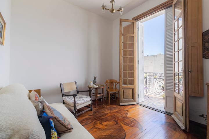 Apartamento Luminoso De 2 Dormitorios - Montevideo