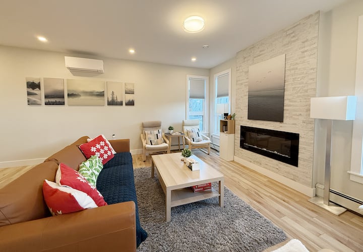 5 Guests, 2 Queen & 1 Twin, 2.5 Bath, Free Pkg - Halifax, NS, Canada