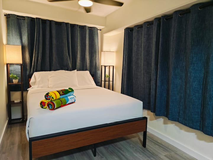 2412 Pe St 101 Queen Bed & Remote Wfh Office Space - Honolulu, HI