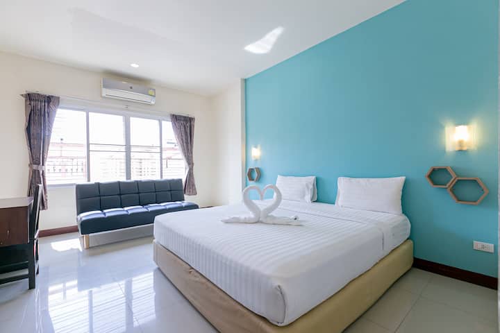 Comfortable Standard King Room @ Panwalee Hotel - Khon Kaen