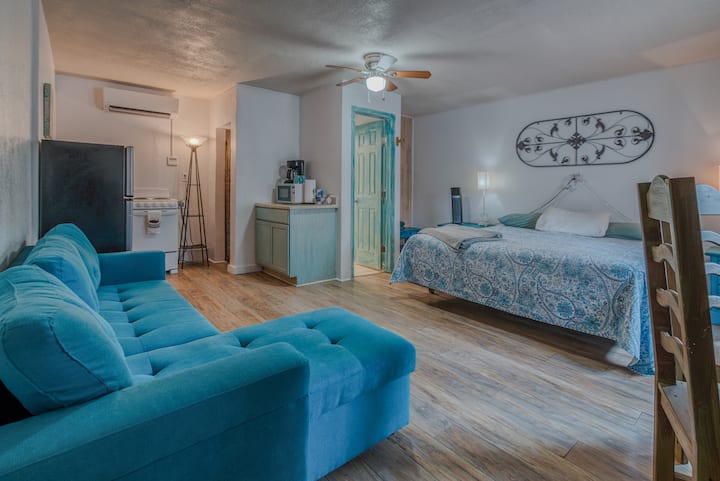 "Turquoise Treasure" - Studio - Enchanted Hideaway - Ruidoso, NM