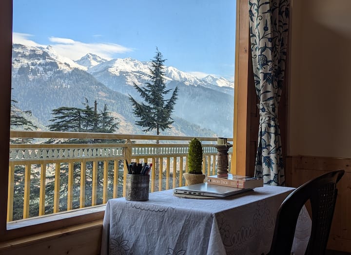 Studio Apt. With Kitchen & 360 View (Pine Patio) - マナリ