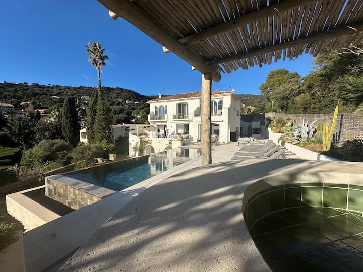 Somptueuse Villa, Plage Du Canadel - Collobrières