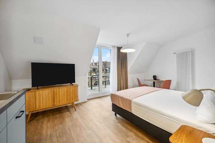 Limehome Karlsruhe Sophienstr. |Suite With Balcony - Karlsruhe