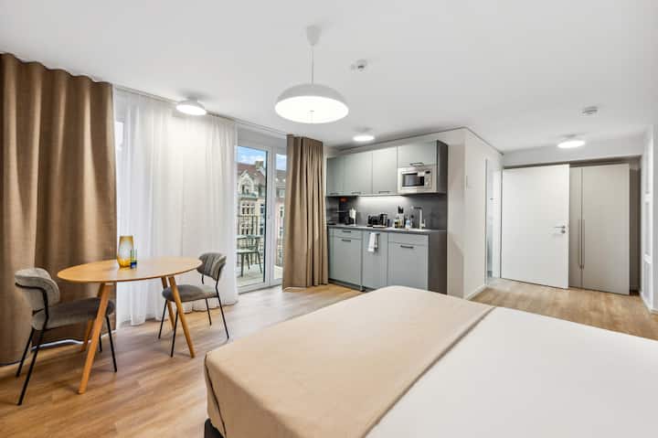 Limehome Karlsruhe Sophienstr. |Suite + Balcony Lt - Karlsruhe