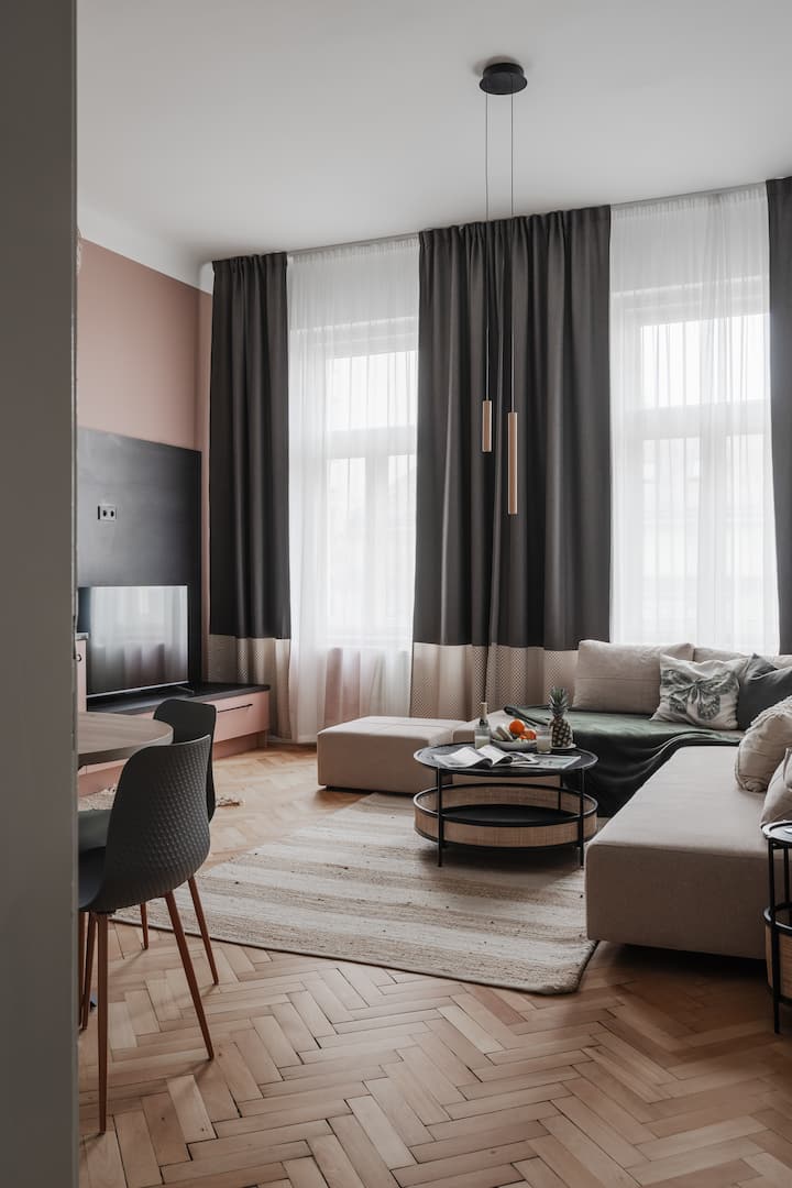 Your 3bdr Spacious Oasis In Central Prague New - Prága