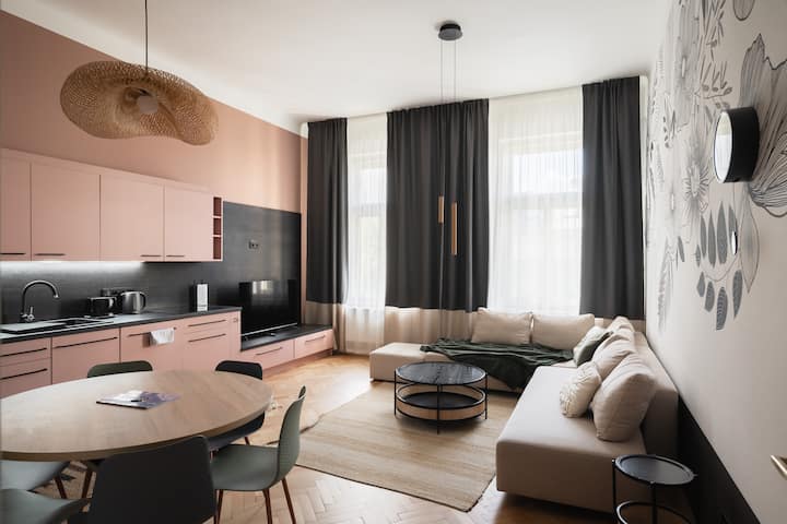 Your 3bdr Spacious Oasis In Central Prague New - Prague