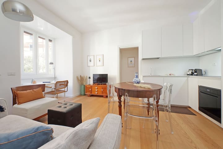 Delightful Flat Near S.giovanni - Monti