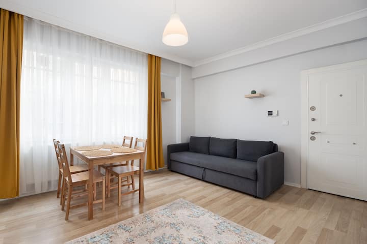 Cosy And Comfy Flat-8 Min Walk To Istiklal St - Estambul