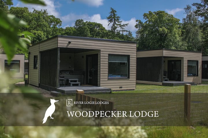 The Woodpecker Lodge - Deluxe 1 Bedroom - Falkirk