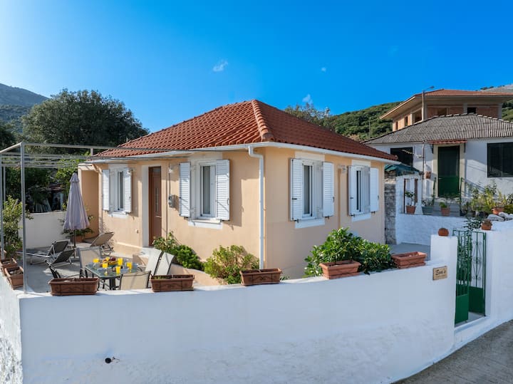 Eva's Family Cottage In Makryotika Village! - Cefalonia
