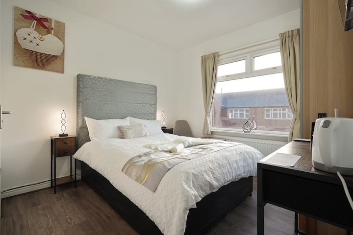 Cosy Ensuite Room 4 (Self Check-in) Doncaster - Doncaster