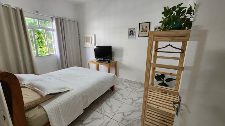 Quarto Grande - 100m Da Praia - Boa Viagem - Recife