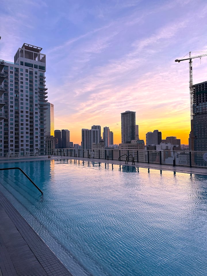 Luxury Bayfront 2br•epic Views•pool•free Parking - Miami, FL