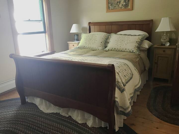 #1 - Ezra's Room - Woodstock, VT