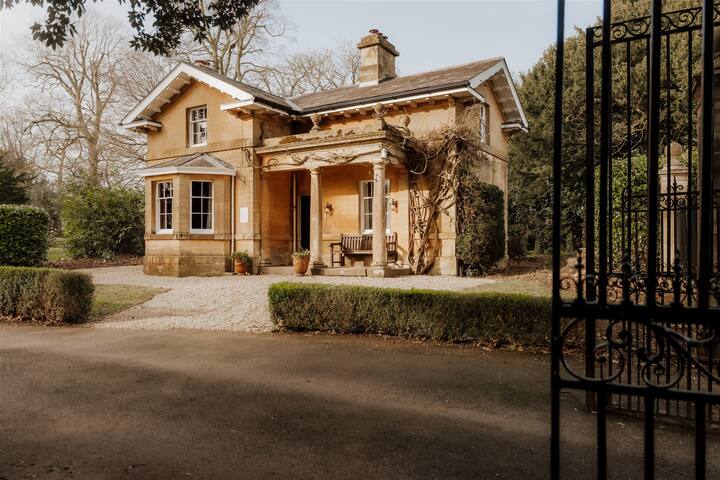 The Gate Lodge - Castle Combe