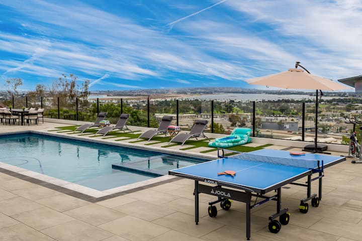 Amazing Pool Side View Of Seaworld & The Ocean - San Diego, CA