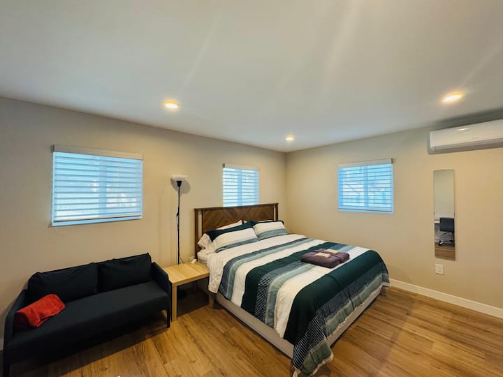 A . New King Studio . Big Kitchenette . Downtown - San Gabriel