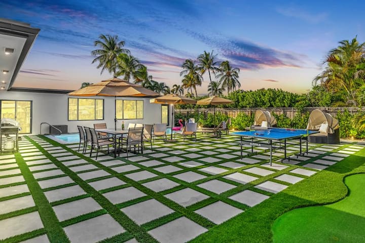 Lux Villa W/heated Pool, Golf, Gym, Near Beach - Miramar, FL