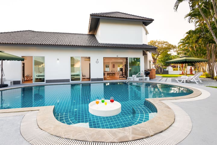 Luxury 4br Private Party Pool Villa 425sqm - Thailand