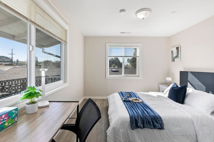 Jane's Home (4) | Bedroom W Private Bath -1 - Woodside, CA