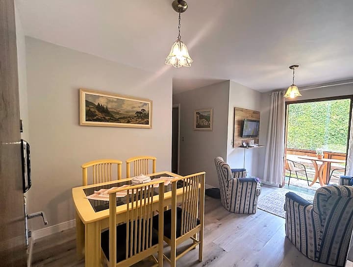 Ape 2 Qts - Varanda Com Vista Jardim - Campos do Jordão