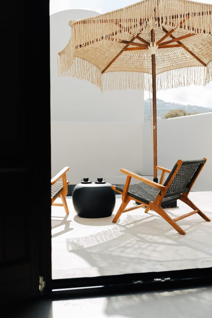 Erthā Suites Ydor With Private Pool - Santorini