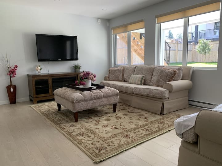 Ground Level, 2 Bed Room Legal Suite, Langley - Langley