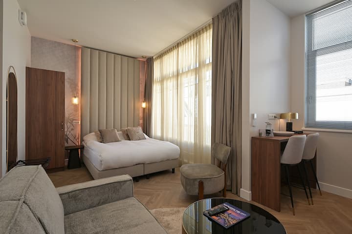 Novallure Downtown - Suite With Outdoor Area - The Hague