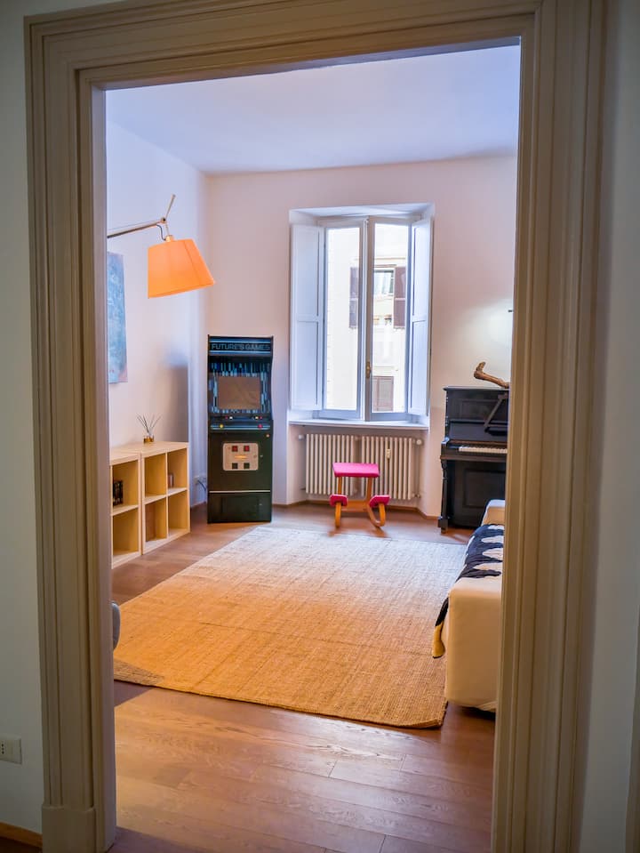 Pop Apartment In The Heart Of Trastevere; 4 Guests - Rom