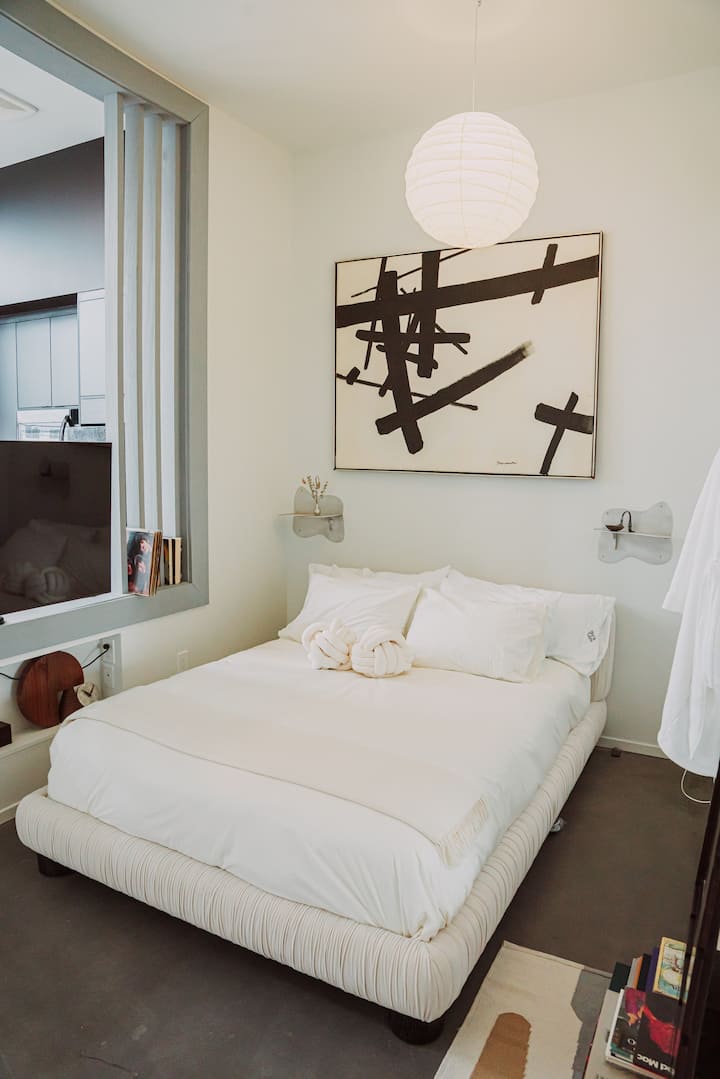 Ash At Driftwood - Franklin Castle (Hannes Tiedemann House)