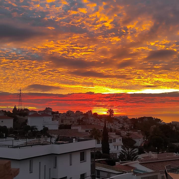 Casa Grande Con Piscina Privada Y Vista Al Mar - Mijas
