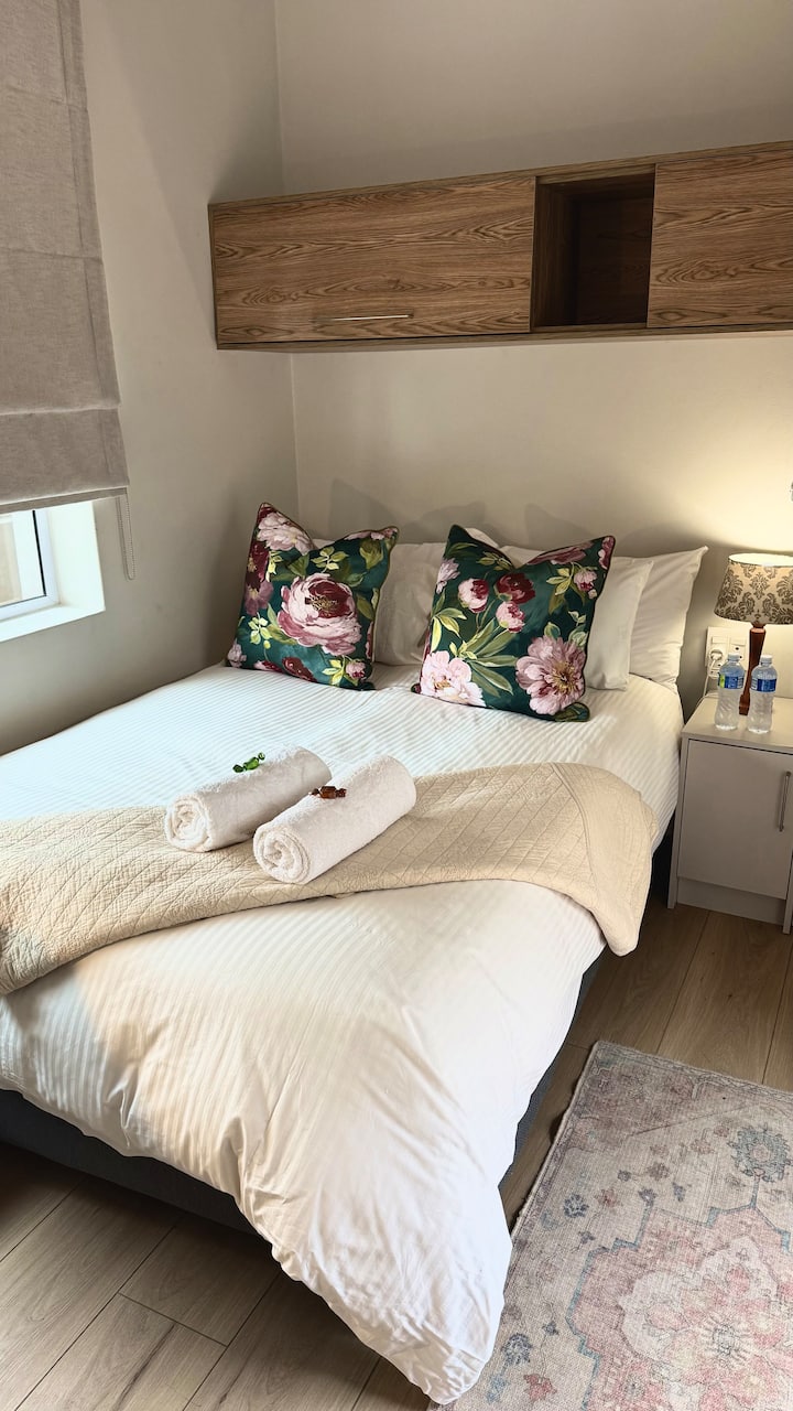 Simonsberg Outside Room - Central, Budget And Neat - Stellenbosch