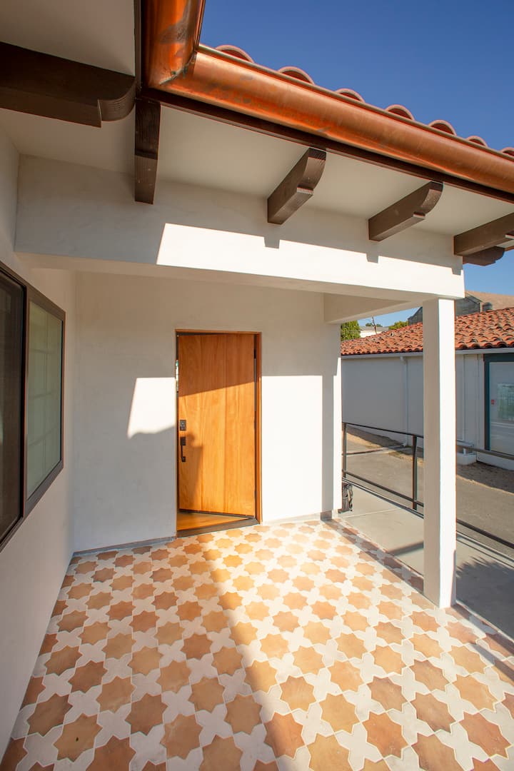 Brand New 2bd Modern/spanish Condo On State St! - Santa Barbara