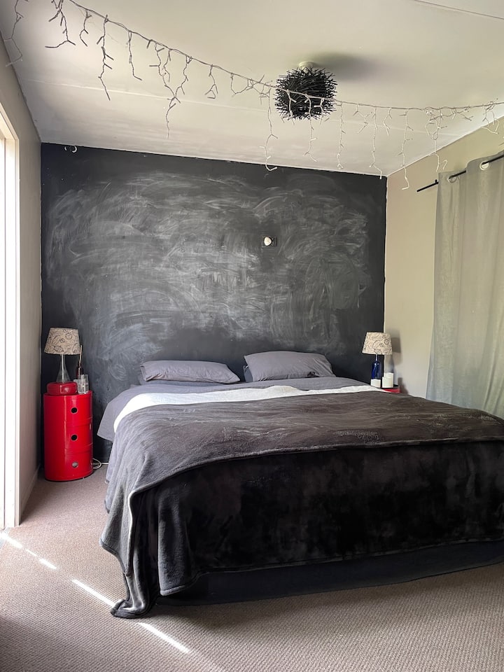 Peninsula Escape: Twin Cabin Container Retreat - Rye