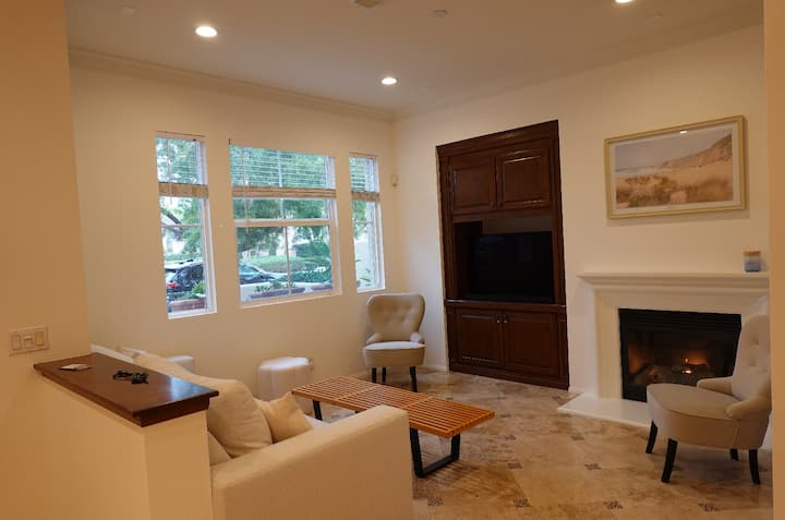 3bed/2.5bath Remodeled Townhouse In Resort Setting - Irvine, CA